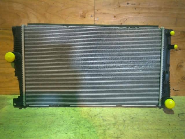 [Used]Radiator BMW 5 Series 2012 DBA-XG20 17118672011 - BE FORWARD Auto ...