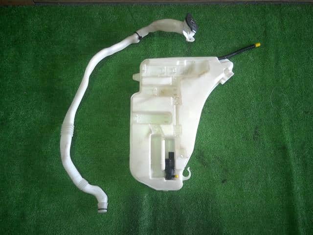 [Used]Windshield Washer Tank BMW 5 Series 2012 DBA-XG20 61667269667 ...