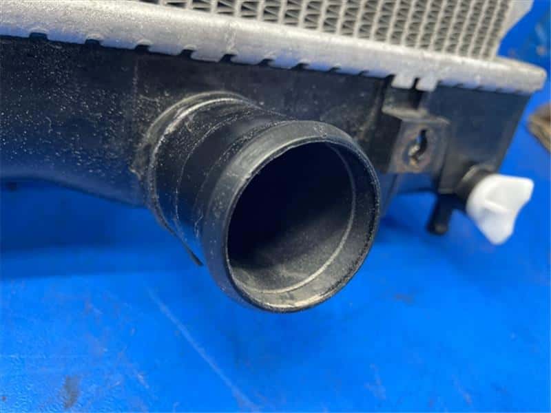 [Used]Radiator TOYOTA Noah 2004 TA-AZR65G 1640037220 - BE FORWARD Auto ...