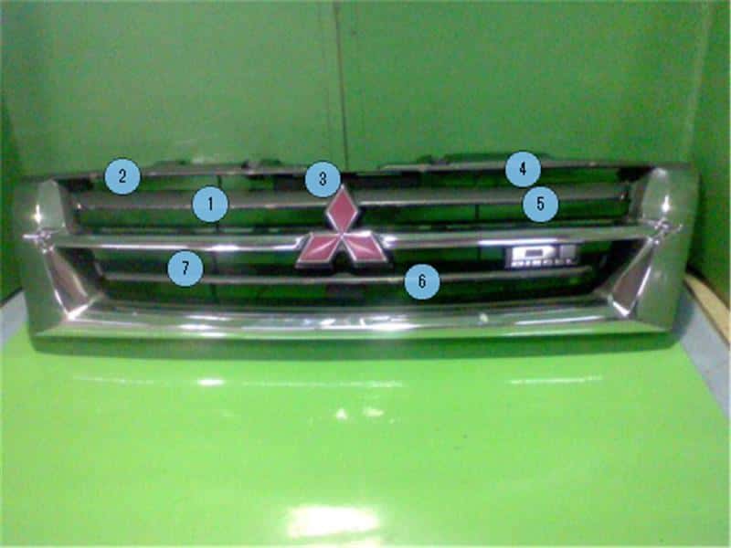 [Used]Radiator Grille MITSUBISHI Pajero 2001 KH-V78W MR387982 - BE ...