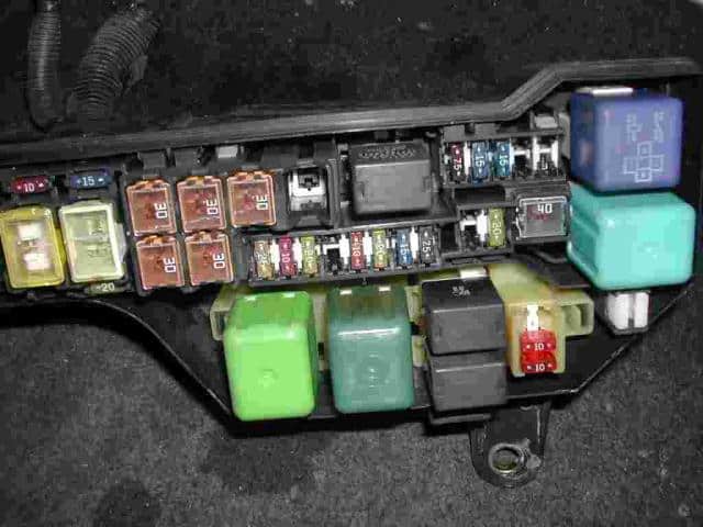 [Used]Fuse Box TOYOTA Altezza Gita - BE FORWARD Auto Parts