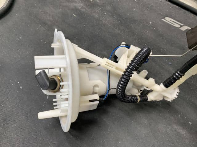 [Used]Fuel Pump MERCEDES-BENZ Benz c class 2013 DBA-204249 A2044700294 ...