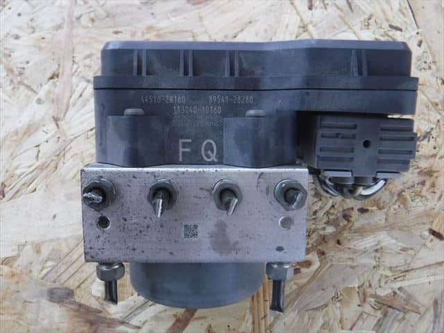 [Used] ABS Control Module TOYOTA Voxy DBA-ZRR70G 2007 - BE FORWARD Auto ...