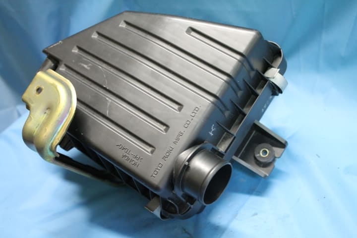 [Used]Honda air filter cleaner box housing PP-TD40 - BE FORWARD Auto Parts