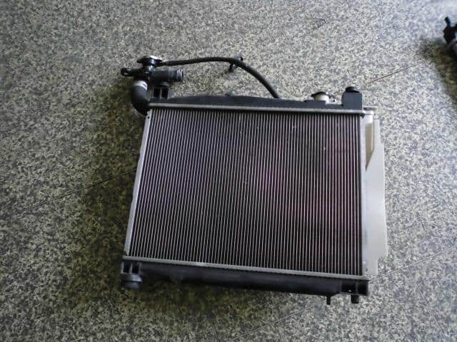 [Used]Radiator TOYOTA Sienta 2003 UA-NCP81G - BE FORWARD Auto Parts