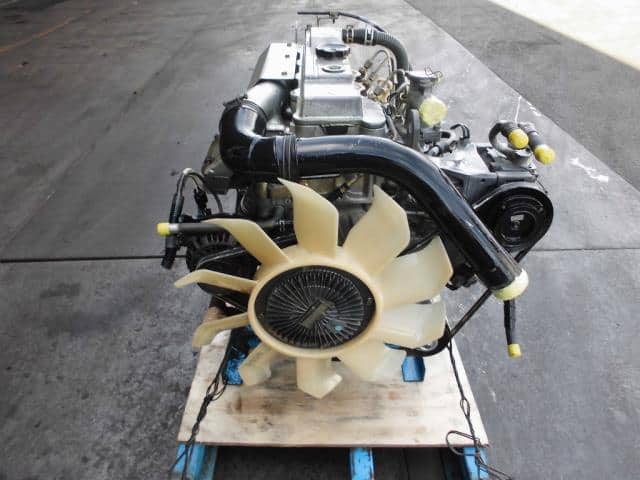 [Used]4M40 Engine Mitsubishi Fuso 2004 KG-FB70AB - BE FORWARD Auto Parts