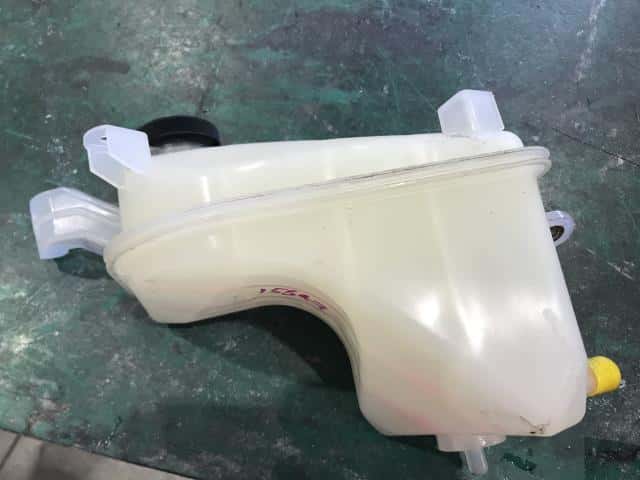[Used]Coolant Tank TOYOTA Prius 2011 DAA-ZVW30 1648028080 - BE FORWARD ...