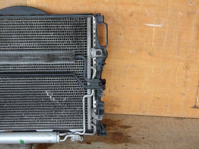 [Used] Radiator MERCEDES-BENZ E-Class 2007 2115000102 - BE FORWARD Auto ...