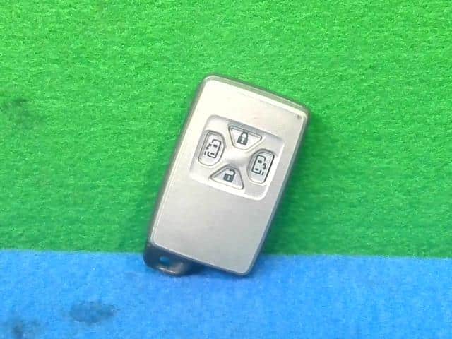 [Used]Keyless Entry Remote Control Key TOYOTA Voxy 2009 DBA-ZRR75W ...