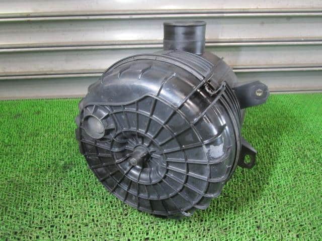 [Used]Air Cleaner Assembly MAZDA Titan 1994 U-WGLAT SLM113320B - BE ...
