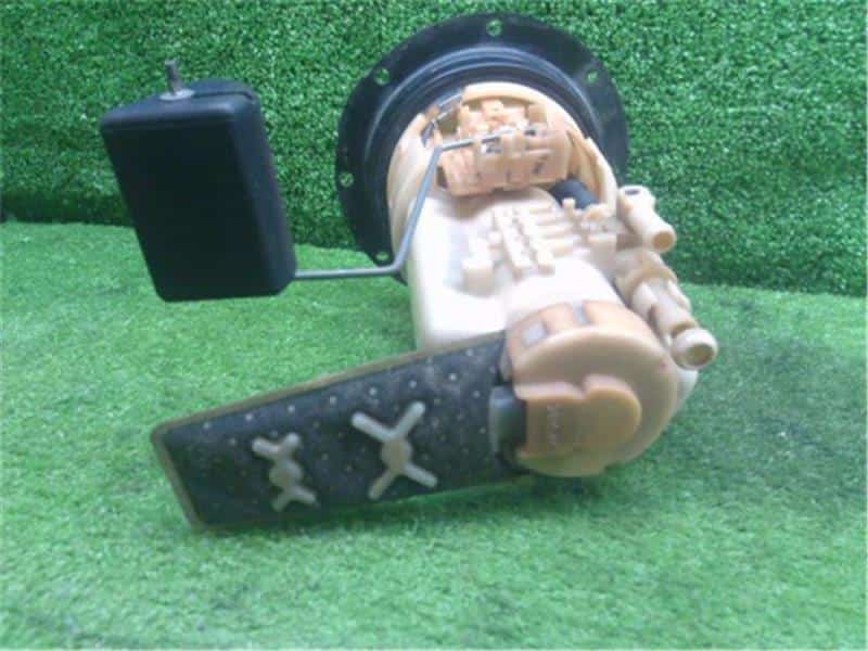[Used]Fuel Pump TOYOTA Voxy 2005 CBA-AZR65G 2322128040 - BE FORWARD ...