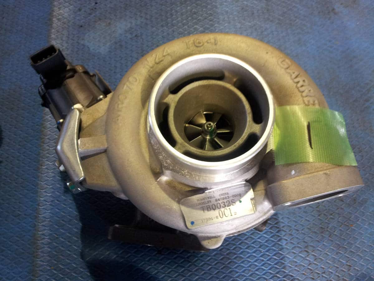 [Used]Turbocharger Hino dutoro Toyota dyna NO4C 17201-E0C12 t R4-10-11 ...