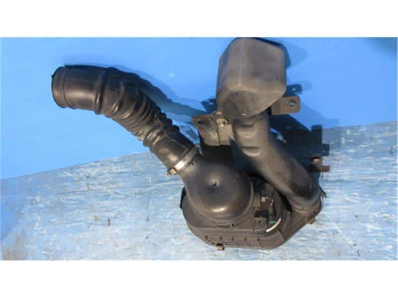 [Used]Air Cleaner Assembly ISUZU ELF 2011 SKG-NLR85AN - BE FORWARD Auto ...