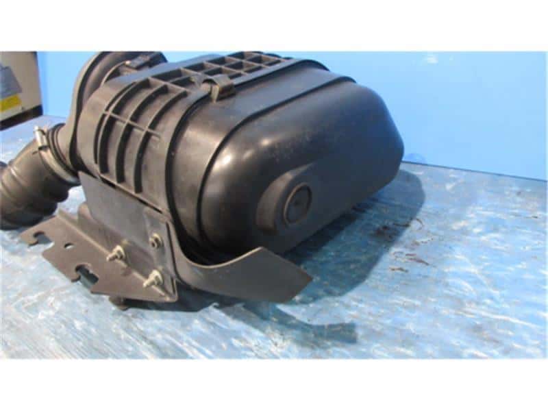 [Used]Air Cleaner Assembly ISUZU ELF 2011 SKG-NLR85AN - BE FORWARD Auto ...