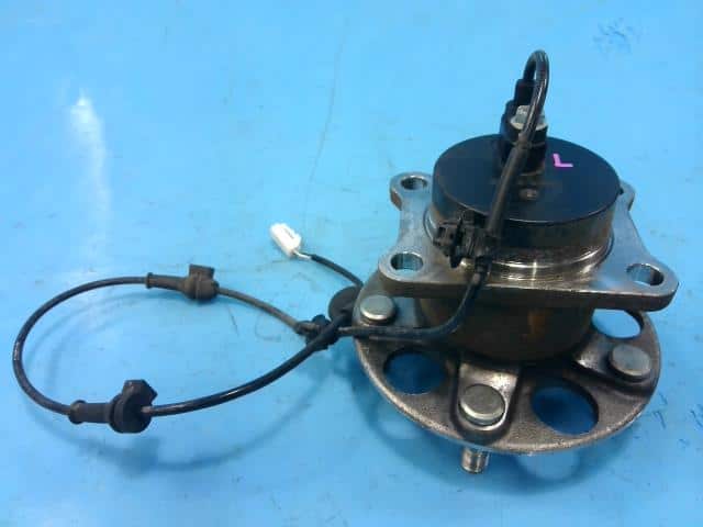 [Used]Rear Wheel Hub SUZUKI Swift 2017 CBA-ZC33S - BE FORWARD Auto Parts