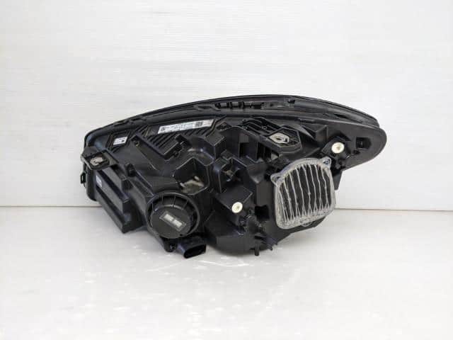 [Used]Right Headlight MERCEDES-BENZ 2017 DBA-117942 A1179060901 - BE ...
