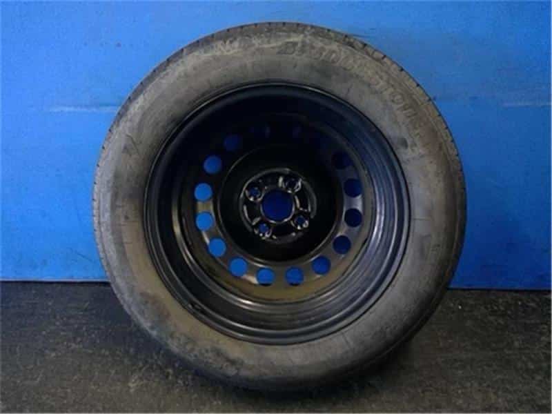 [Used]Tire&Wheel Assembly TOYOTA Aqua 2015 DAA-NHP10 - BE FORWARD Auto ...