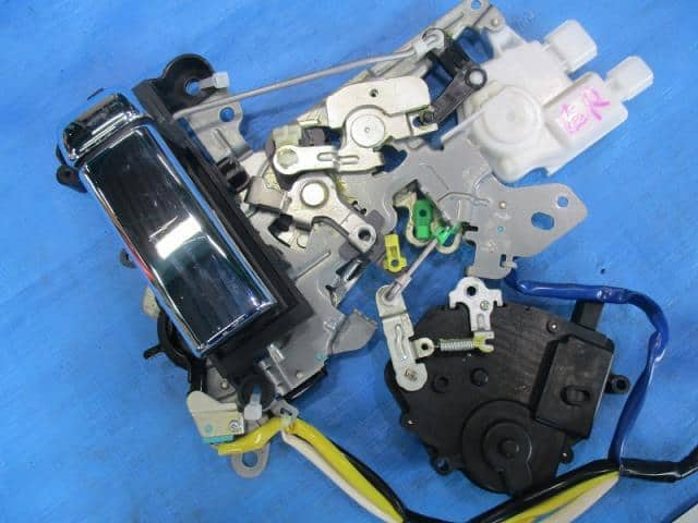 [Used]Rear Right Door Lock Actuator MAZDA MPV 2006 DBA-LY3P L20872310J ...