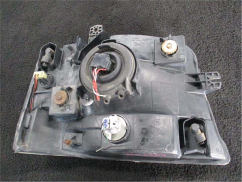 [Used]Left Headlight SUZUKI Every 2005 GH-DA62W 3532063H11 - BE FORWARD ...