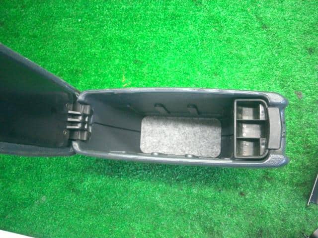 [Used]Console Box TOYOTA Vitz 2000 TA-NCP15 - BE FORWARD Auto Parts