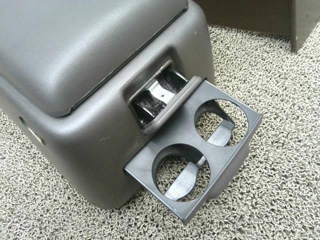 [Used]Console Box TOYOTA Hiace 2001 GF-RZH101G 5891026071 - BE FORWARD ...