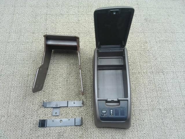 [Used]Console Box TOYOTA Hiace 2001 GF-RZH101G 5891026071 - BE FORWARD ...