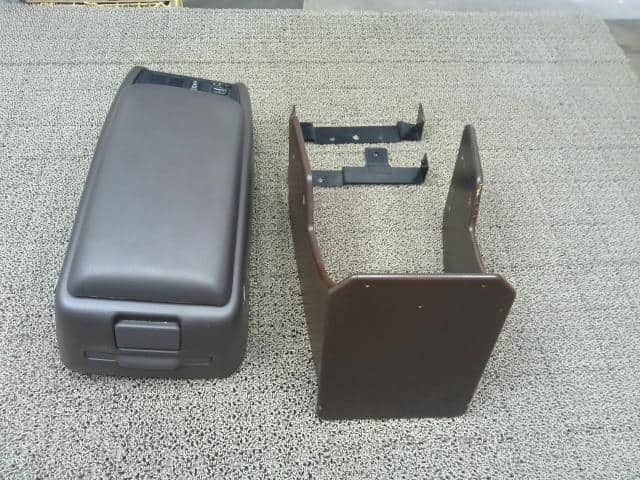 [Used]Console Box TOYOTA Hiace 2001 GF-RZH101G 5891026071 - BE FORWARD ...