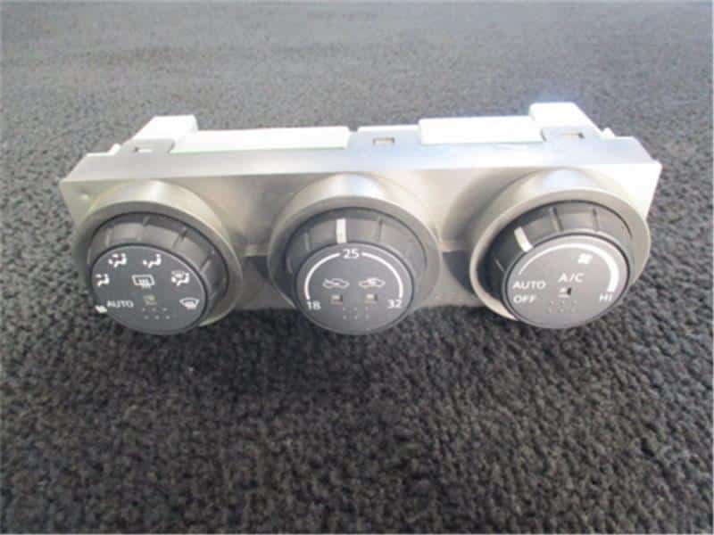 [Used]Nissan Genuine X-trail NT30 air-conditioner switch panel P10100 ...