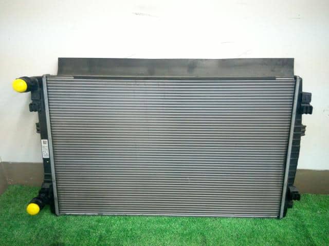 [Used]Radiator VOLKSWAGEN Golf 2014 DBA-AUCJZ 5Q0121251EM - BE FORWARD ...