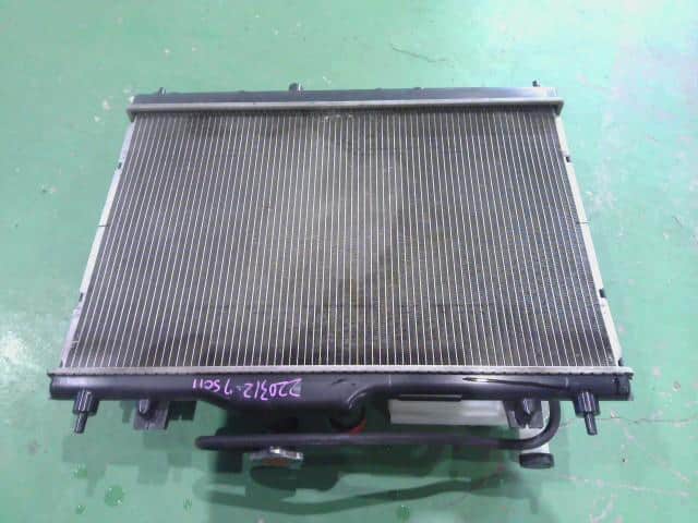 [Used]Radiator NISSAN Tiida Latio 2004 DBA-SC11【大型商品】 21460ED100 - BE ...