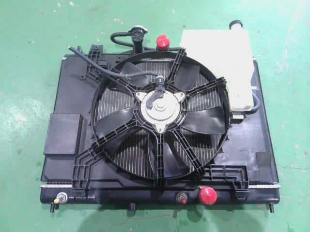 [Used]Radiator NISSAN Tiida Latio 2004 DBA-SC11【大型商品】 21460ED100 - BE ...