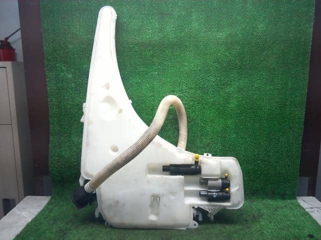 [Used]Windshield Washer Tank BMW X1 2010 ABA-VL18 61667238666 - BE ...