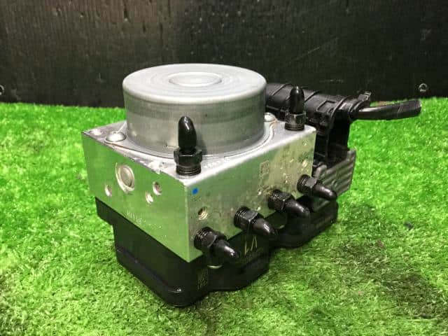[Used]ABS Actuator TOYOTA 2021 6AA-MXPH15 4405047060 - BE FORWARD Auto ...