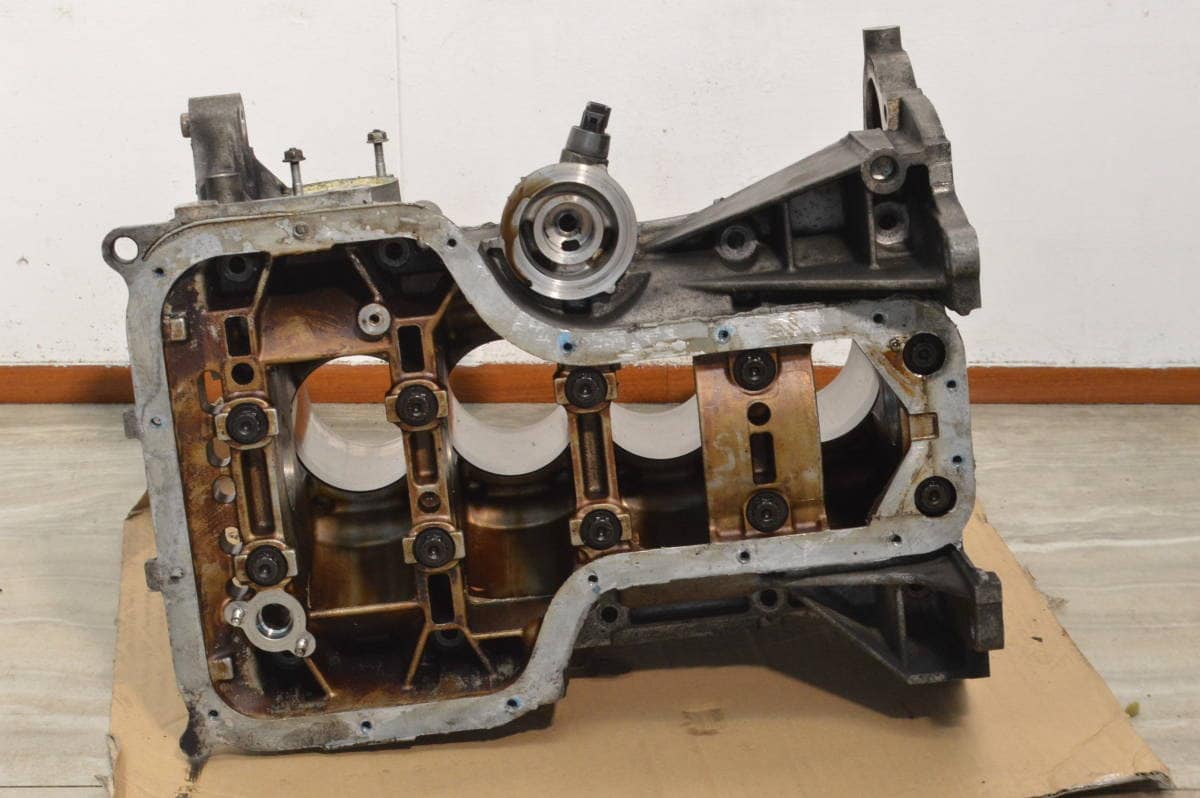 [Used][ product] The Toyota ZZW30 MR-S Genuine 1ZZ-FE engine block ...