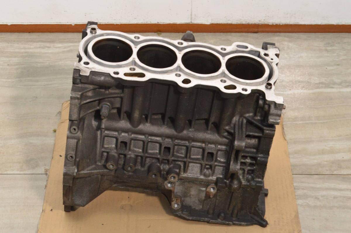 [Used][ product] The Toyota ZZW30 MR-S Genuine 1ZZ-FE engine block ...