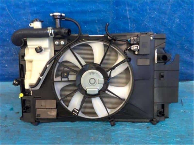 [Used]Radiator TOYOTA Probox Van 2021 6AE-NHP160V - BE FORWARD Auto Parts