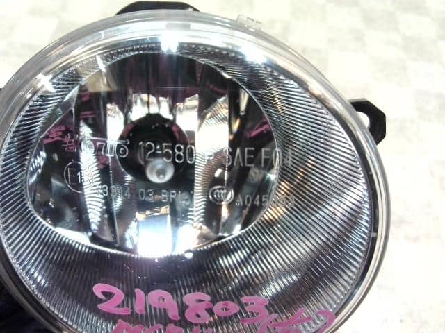 [Used]Right Fog Light TOYOTA Probox 2017 DBE-NCP160V 8121047010 - BE ...