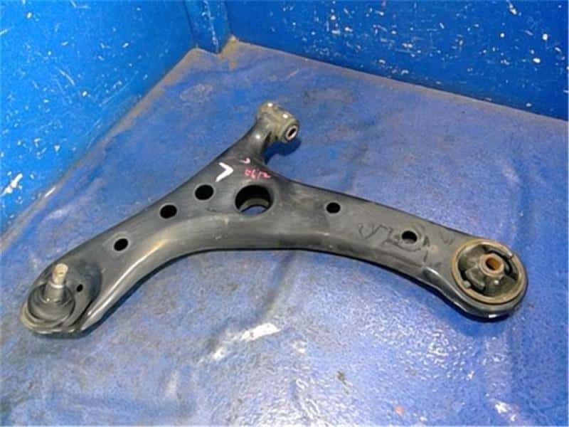 [Used]Front Left Lower Control Arm TOYOTA Noah 2007 DBA-ZRR70W - BE ...