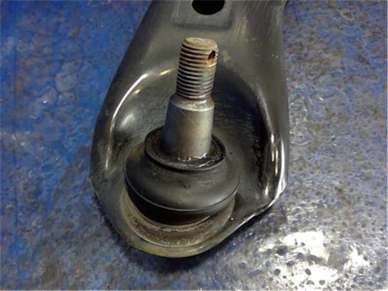 [Used]Front Left Lower Control Arm TOYOTA Noah 2007 DBA-ZRR70W - BE ...