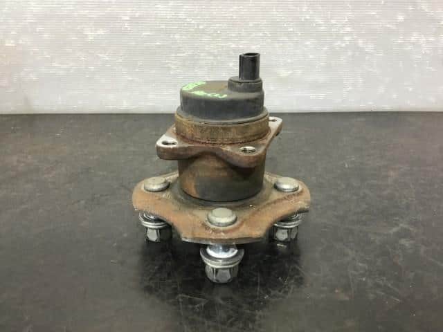 [Used]Rear Wheel Hub TOYOTA bB 2000 TA-NCP31 4245052020 - BE FORWARD ...