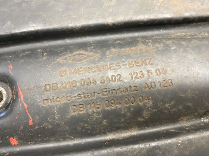 [Used]MB123 W123 230E sedan M1154 air cleaner box ★Wreckless - BE ...