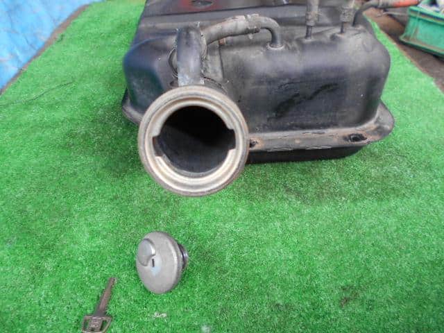 [Used]Fuel Tank SUZUKI Carry 1996 V-DD51T - BE FORWARD Auto Parts