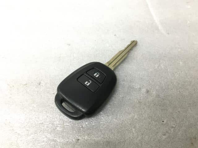 [Used]Keyless Entry Remote Control Key TOYOTA Hiace 2016 TRH200V ...