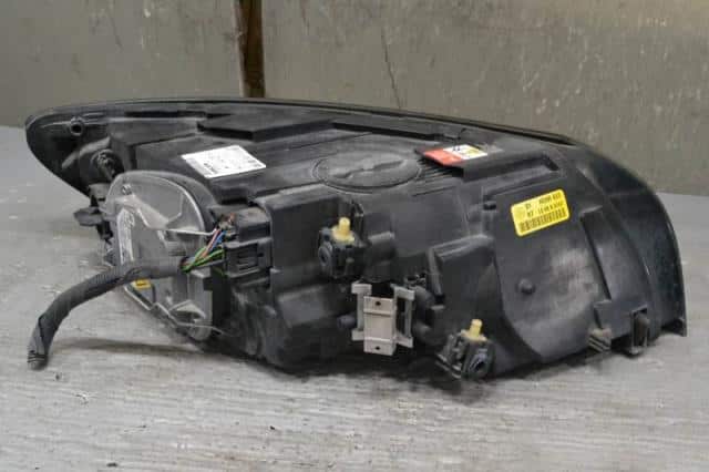 [Used]Left Headlight VOLVO Volvo 50 series 2011 CBA-MB4204S 0 301 237 ...