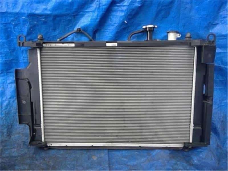 [Used]Radiator TOYOTA Corolla Axio 2016 DAA-NKE165 1640021331 - BE ...