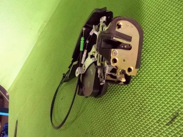 [Used]Rear Right Door Lock Actuator TOYOTA Crown Majesta 1999 GH-JZS177 ...