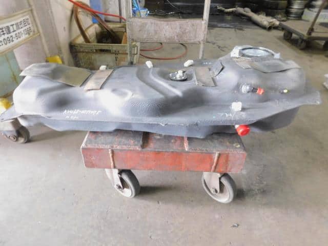 [Used]Fuel Tank TOYOTA Harrier 2014 DAA-AVU65W 7700148180 - BE FORWARD ...