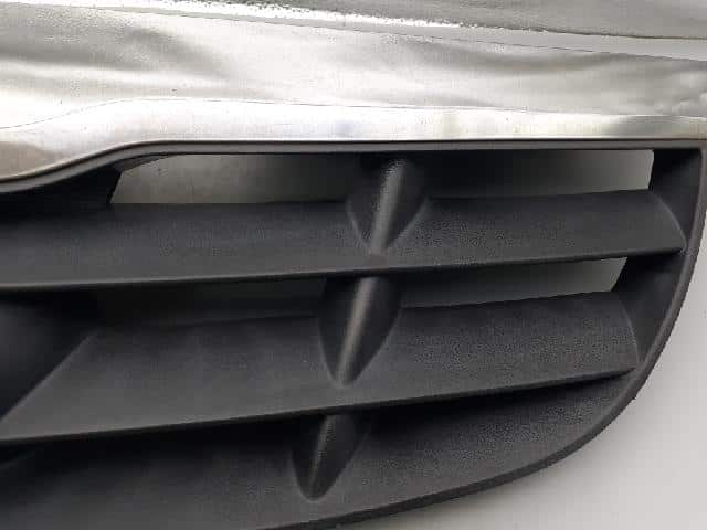 [Used] Radiator Grille Renault Samsung Fluence 2008 - BE FORWARD Auto Parts