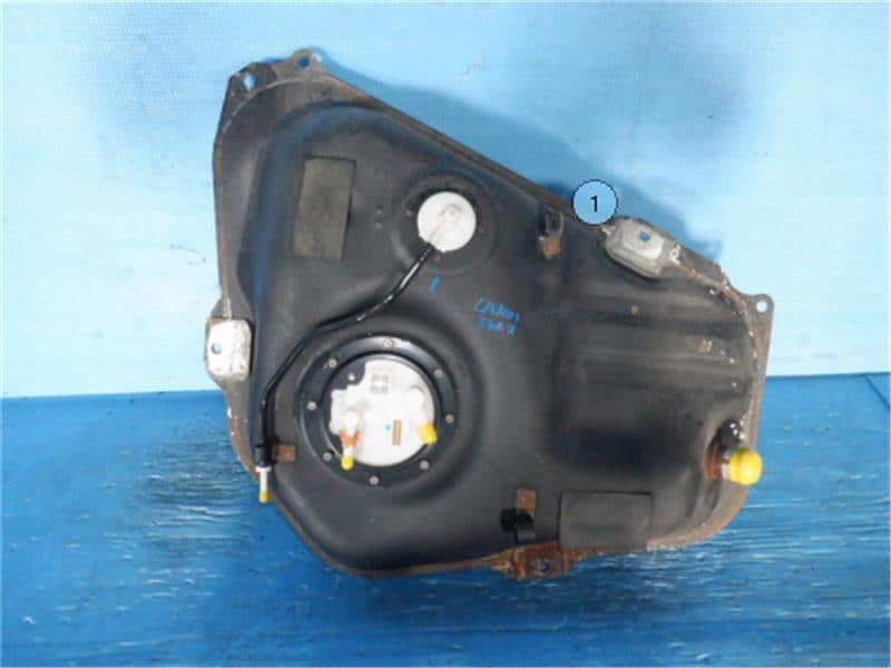 [Used]Fuel Tank DAIHATSU Mira es 2014 DBA-LA310S 77001B2120 - BE ...