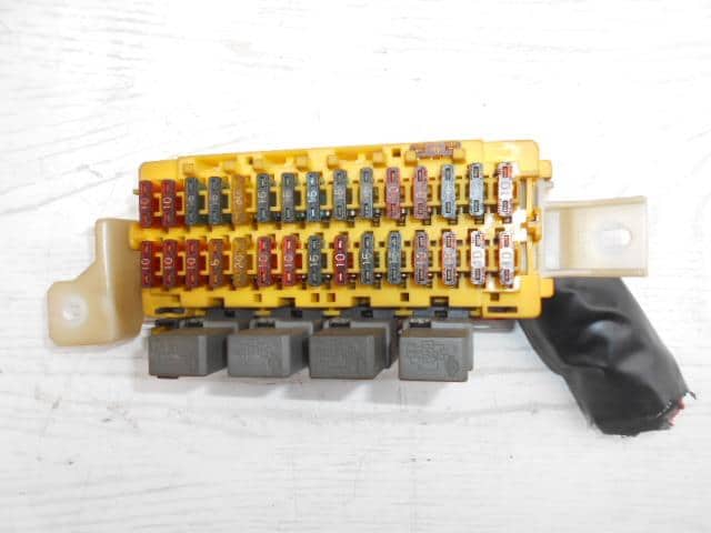 [Used]Fuse Box NISSAN UD UD NISSAN LARGESIZE CAR 2003 KL-CG48L - BE ...
